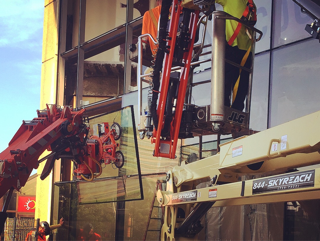 Glass Manipulators & Handlers | SKYREACH Equipment